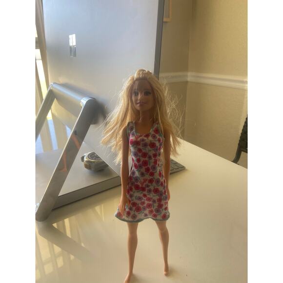 Barbie | Toys | Mattel 26 Barbie Blonde White Floral Dress Doll T7439 ...